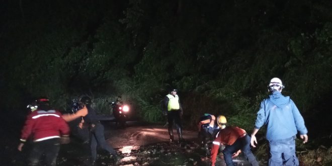 Restablecido el tránsito en la Local 003 tras intensas lluvias en Zea ...